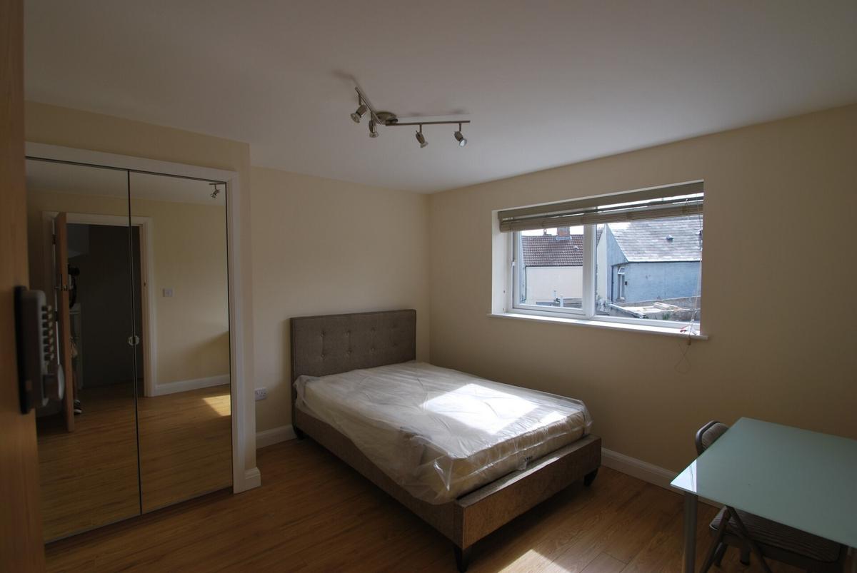 8 bedroom house for rent Cathays Terrace Cardiff, CF24 4HU | UniHomes