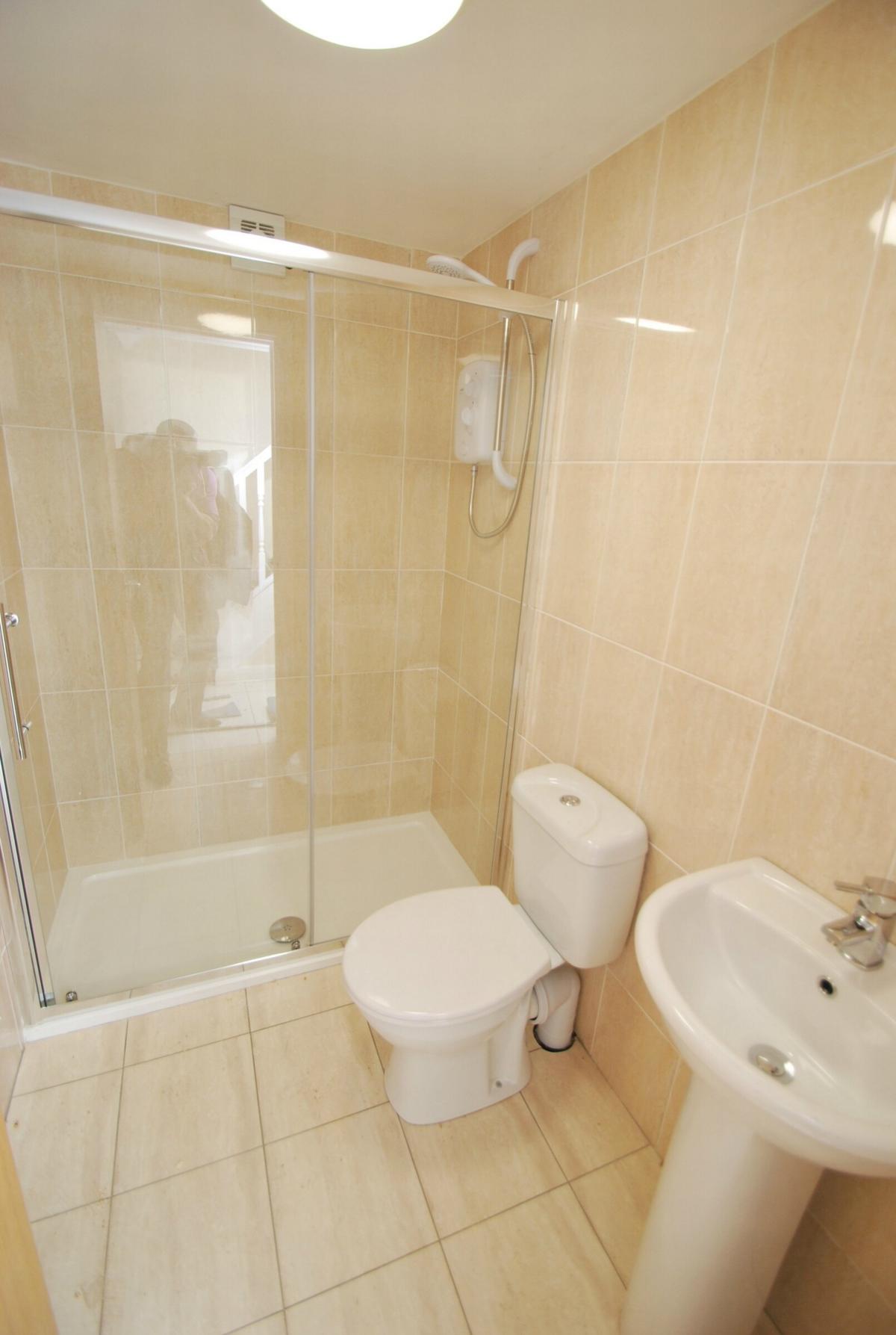8 bedroom house for rent Cathays Terrace Cardiff, CF24 4HU | UniHomes