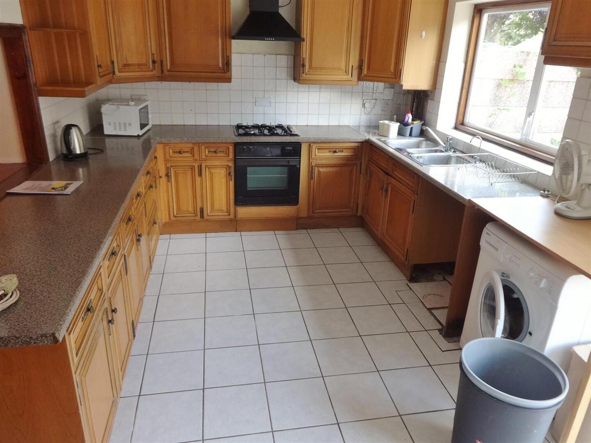 6 bedroom house for rent Lodge Close, London, UB8 2ES | UniHomes