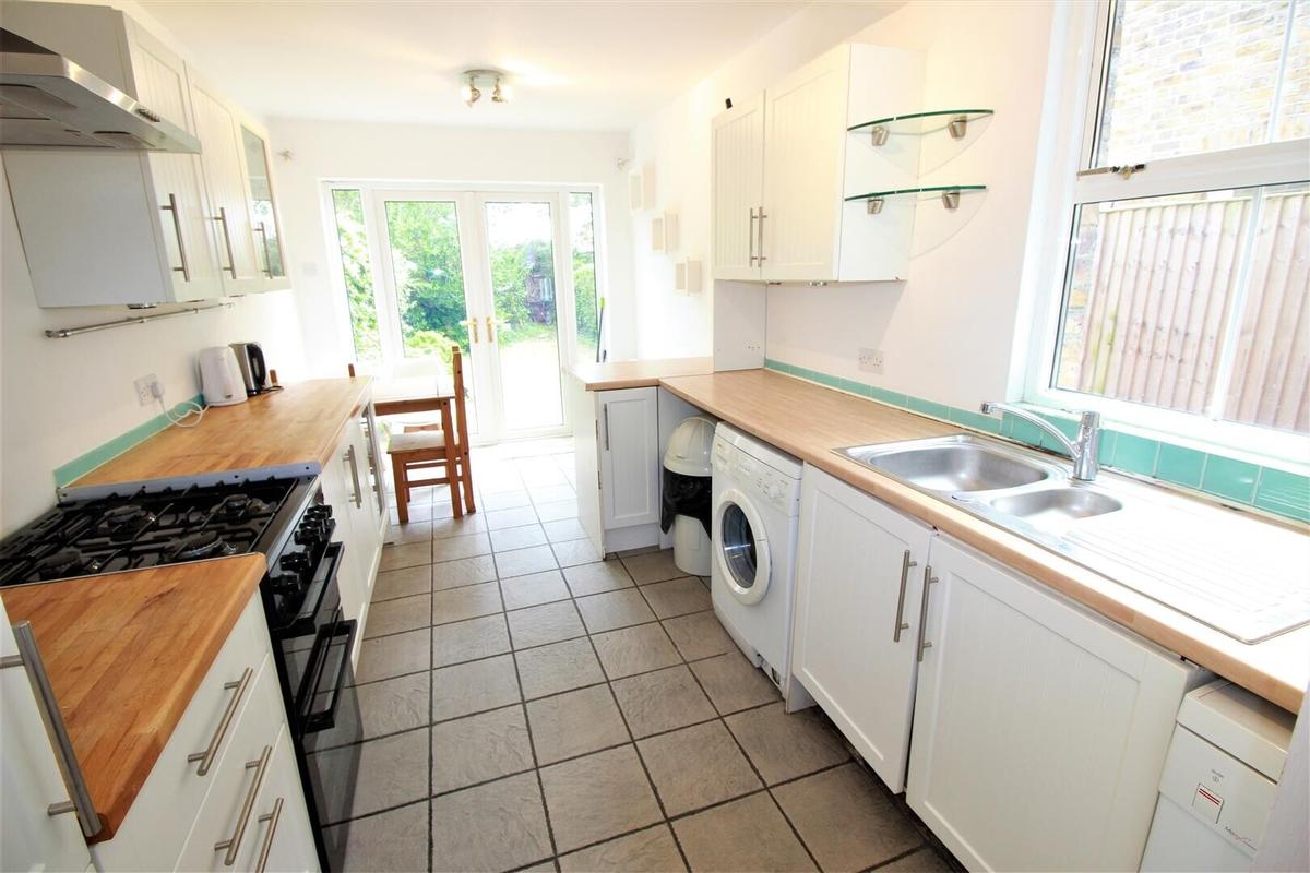4 bedroom house for rent Elthorne Road London, UB8 2PS | UniHomes