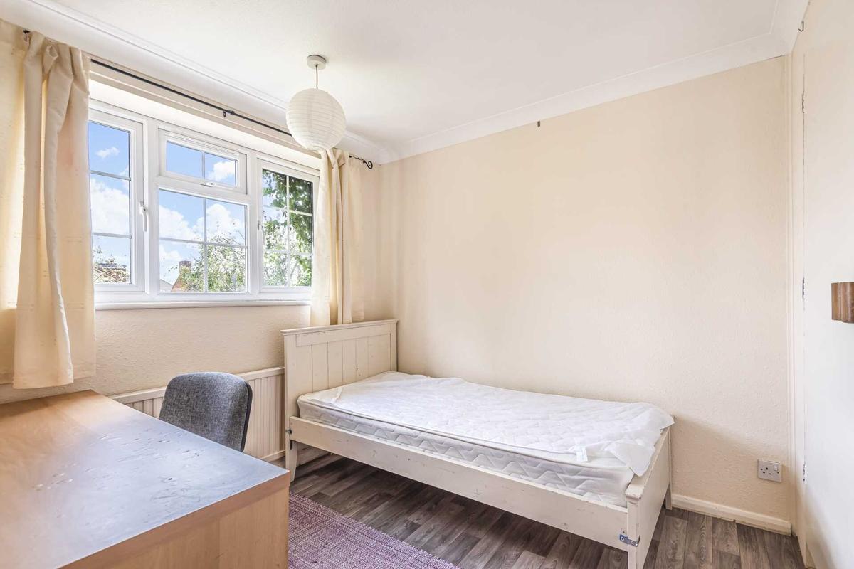 4 bedroom house for rent Southway, Surrey, GU2 8DF | UniHomes