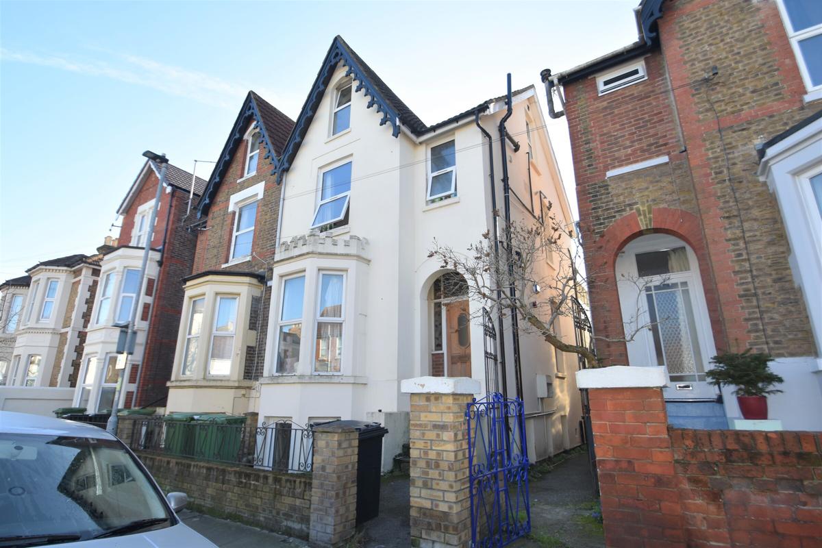 6 bedroom house for rent Stansted Road, Portsmouth, PO5 1SB | UniHomes