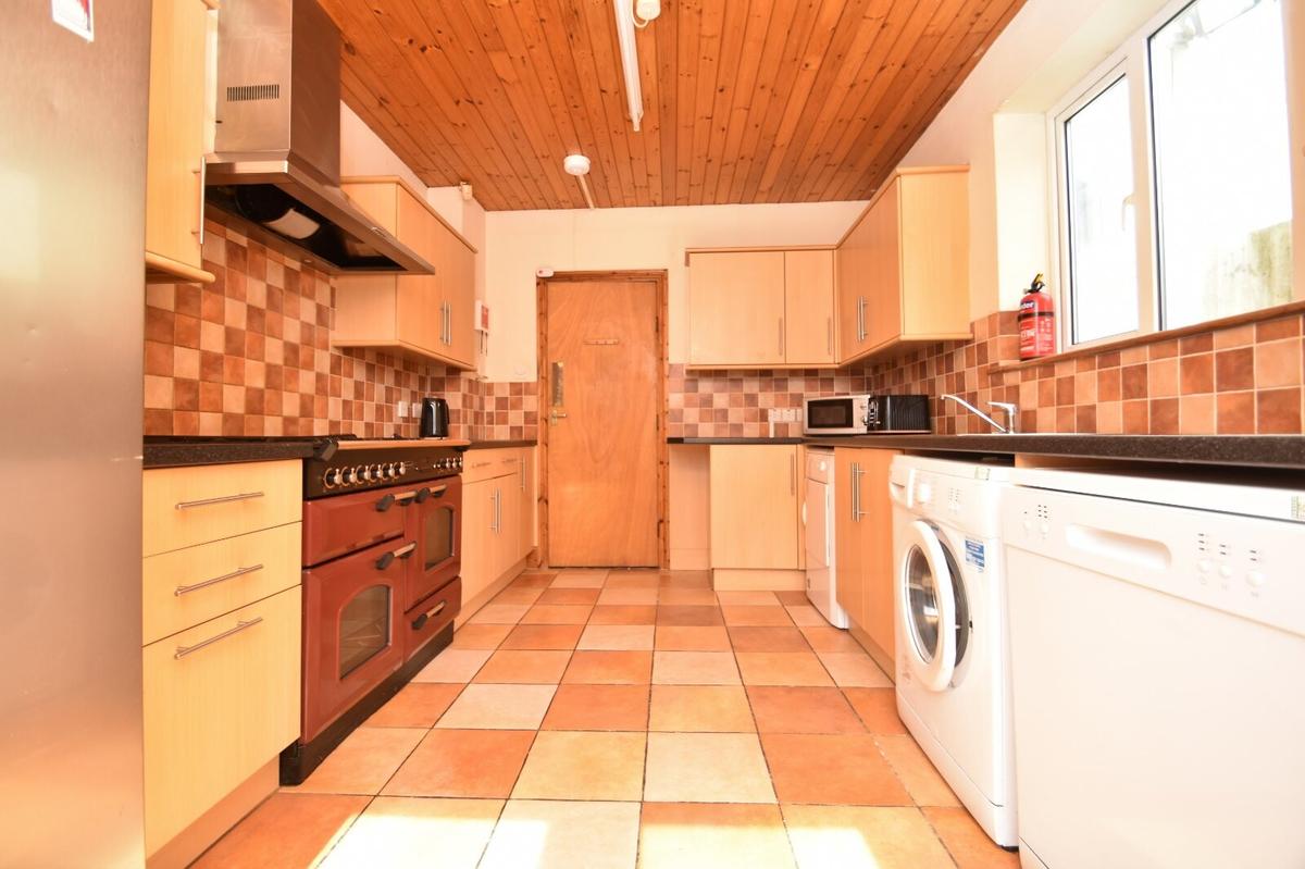 6 bedroom house for rent Stansted Road, Portsmouth, PO5 1SB | UniHomes