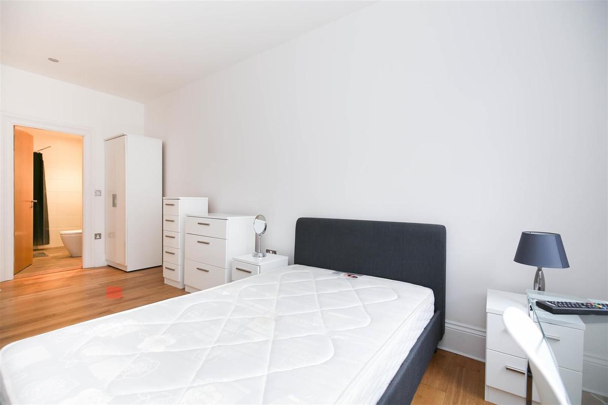 3 bedroom apartment for rent Chaucer Building Newcastle, NE1 5JE | UniHomes
