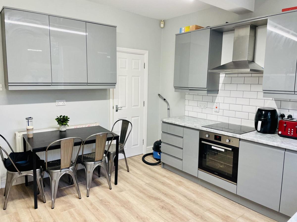 5 bedroom house for rent Roebuck Road, Sheffield, S6 3GP | UniHomes