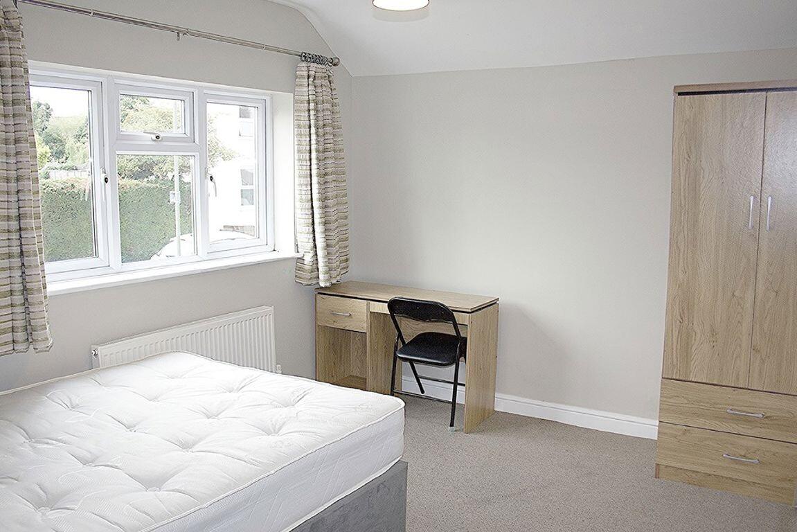 5 bedroom house for rent New Cross Road, Surrey, GU2 9NS | UniHomes