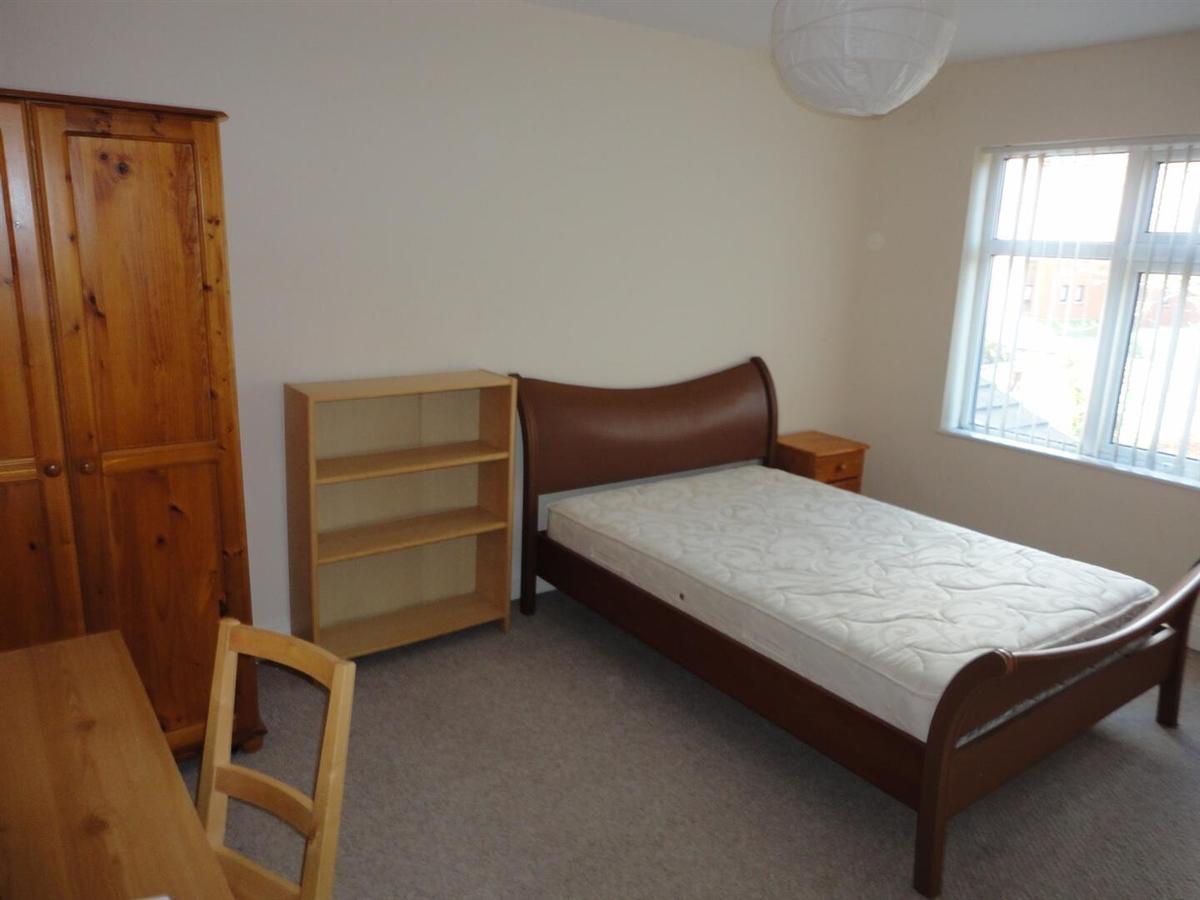 4 bedroom house for rent Hanover Crescent, Manchester, M14 5PA | UniHomes