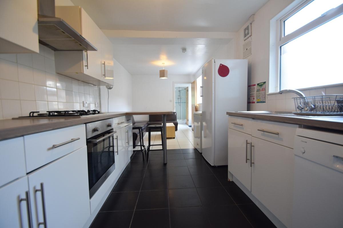 6 bedroom house for rent Harriet Street, Cardiff, CF24 4BX | UniHomes