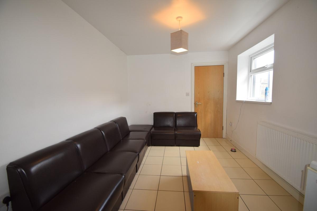 6 bedroom house for rent Harriet Street, Cardiff, CF24 4BX | UniHomes