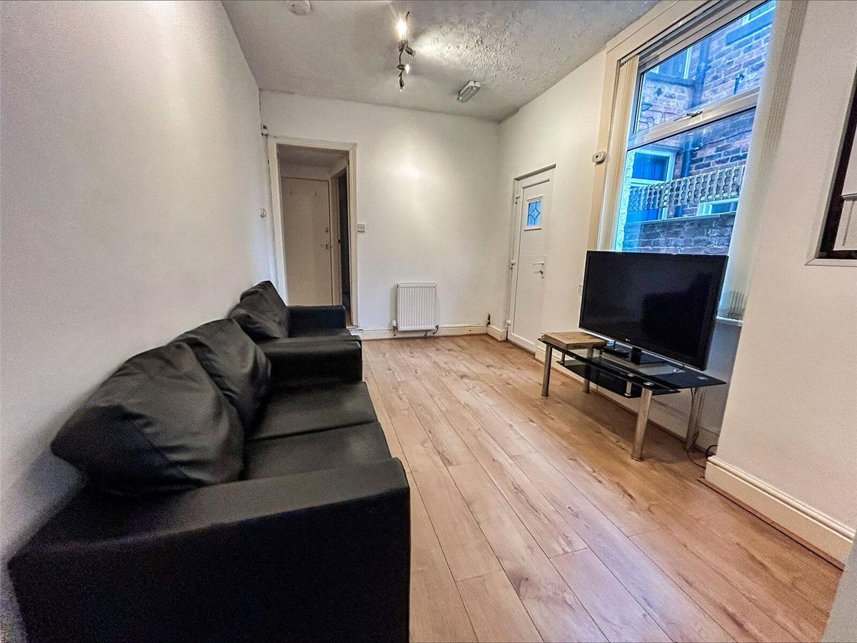 4 bedroom house for rent Ladybarn Lane Manchester, M14 6YU | UniHomes