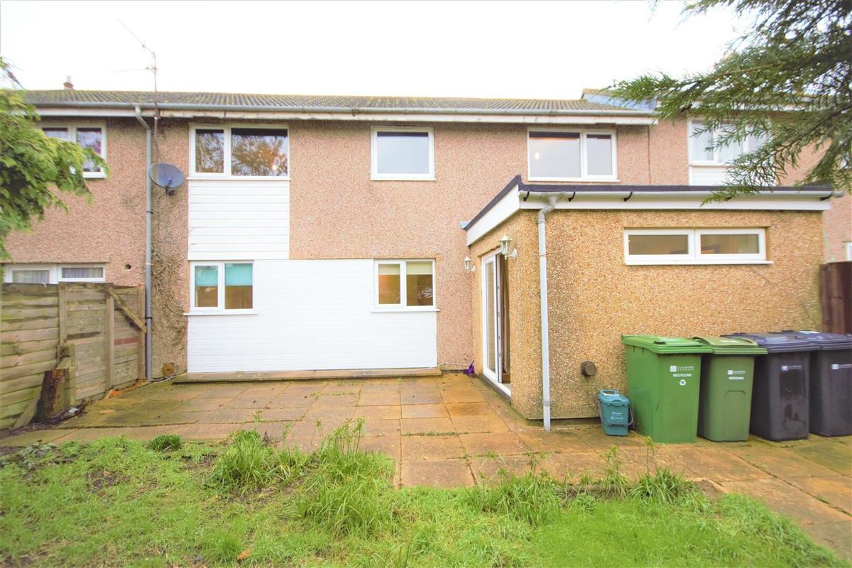 5 bedroom house for rent Chapel House Close, Surrey, GU2 8EE | UniHomes