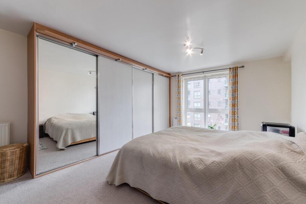 2 bedroom apartment for rent 5 Prime Meridian Walk London, E14 2DA ...