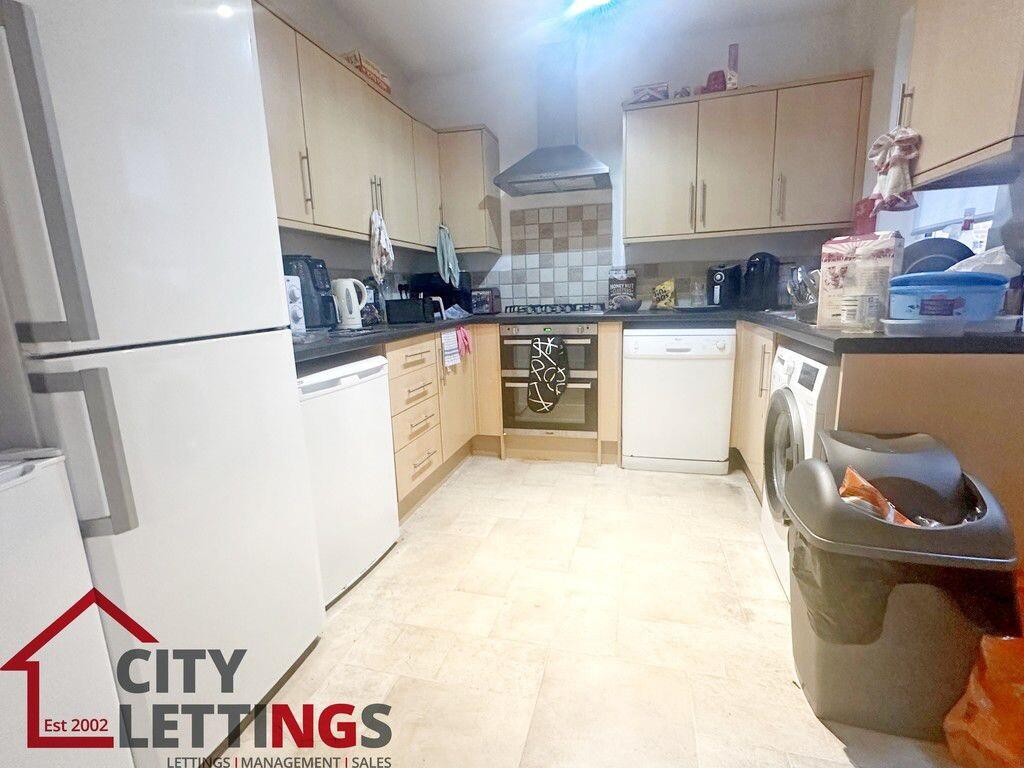 6 bedroom house for rent Church Grove, Nottingham, NG7 2FF | UniHomes