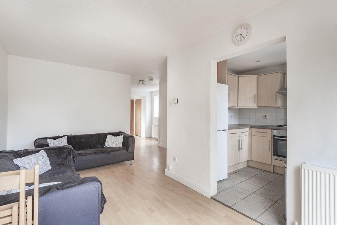 4 bedroom house for rent Southway, Surrey, GU2 8DF | UniHomes