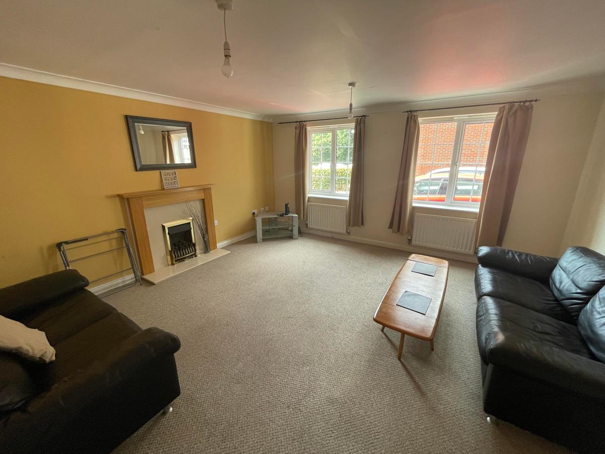 4 Bedroom House For Rent Atkinson Close Norwich Nr5 9ne Unihomes