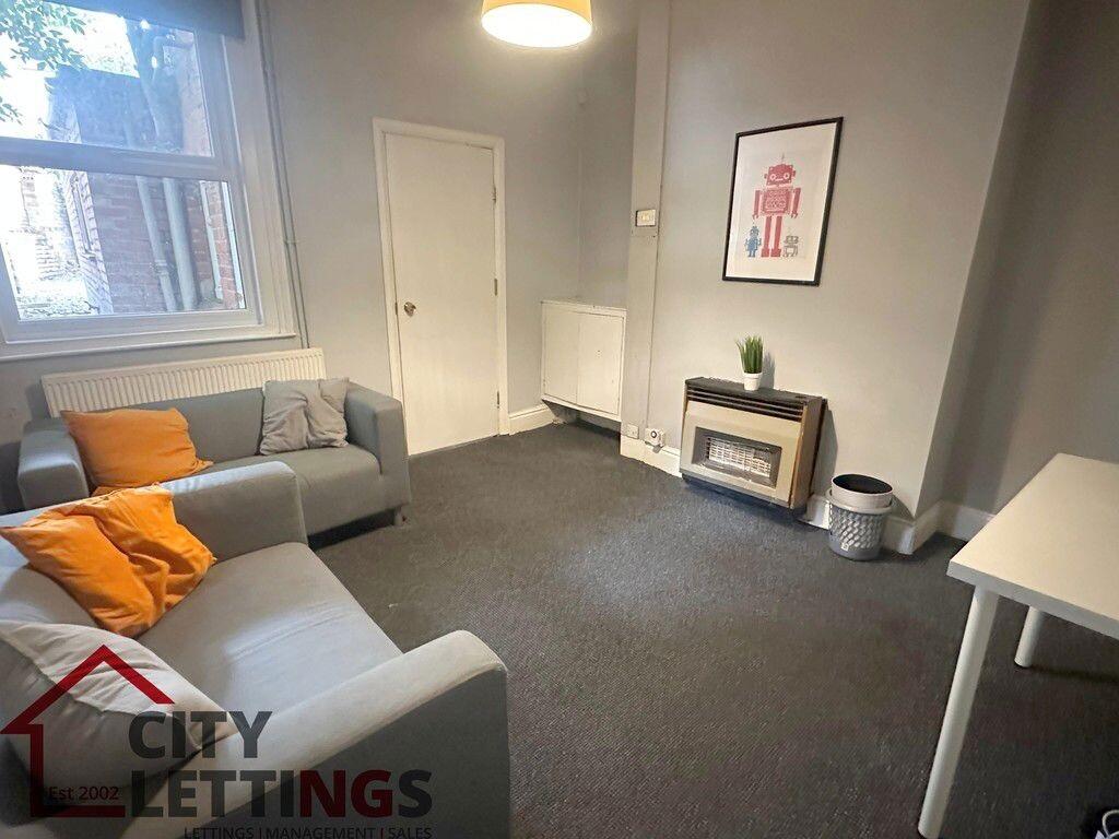 4 bedroom house for rent Gloucester Avenue Nottingham, NG7 2DQ | UniHomes