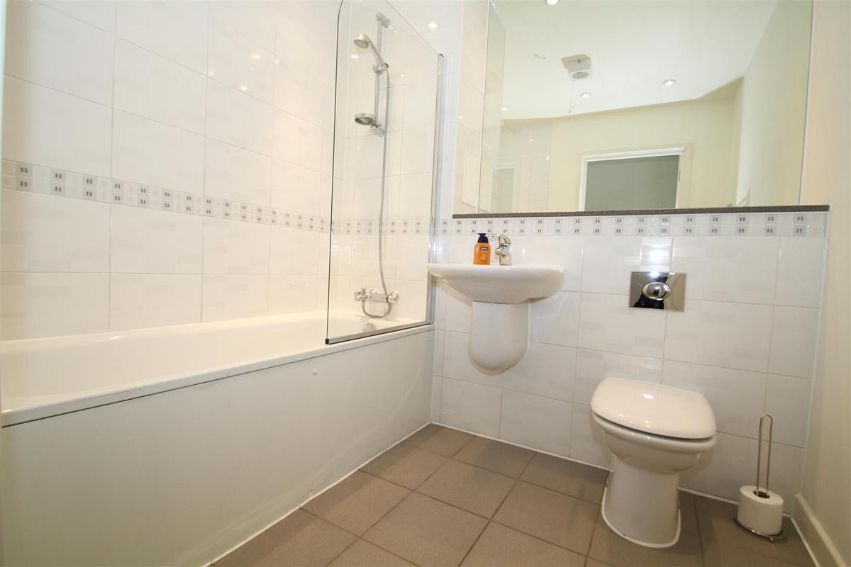 2 bedroom apartment for rent High Street London, E15 2PL | UniHomes