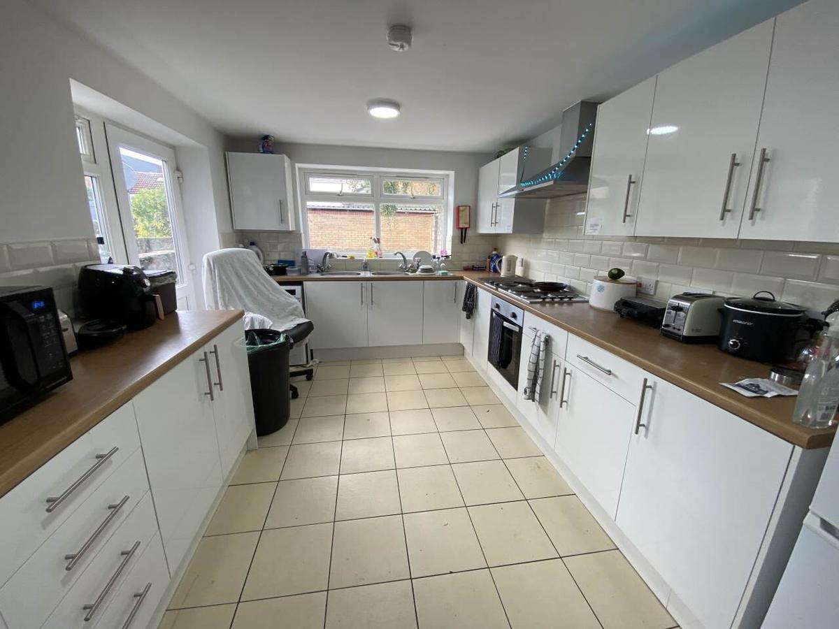 6 bedroom house for rent Woodville Road Cardiff, CF24 4DW | UniHomes