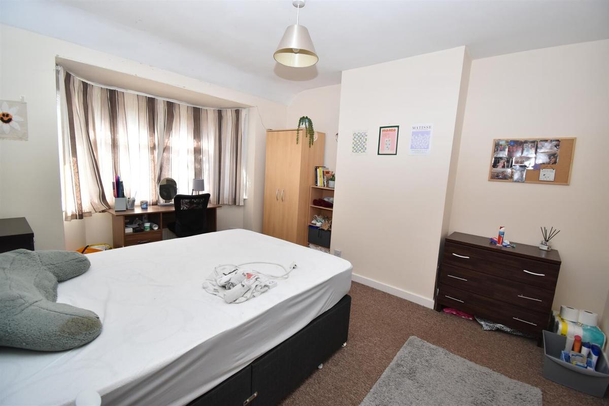 3 bedroom apartment for rent Claremont Road Leamington Spa, CV31 3EH ...