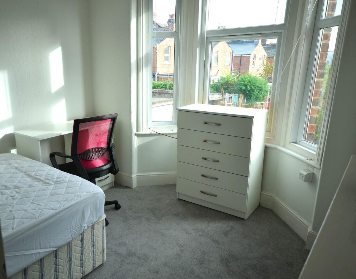 4 bedroom house for rent Magdalen Road Exeter, EX2 4TU | UniHomes