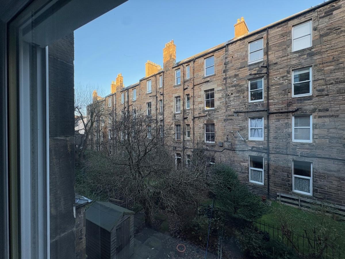 3 bedroom apartment for rent Polwarth Crescent Edinburgh, EH11 1HW ...