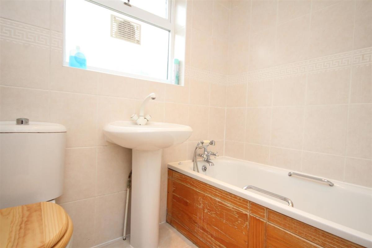 4 bedroom house for rent New Cross Road, Surrey, GU2 9NS | UniHomes