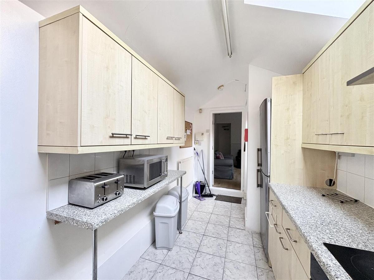 5 bedroom house for rent Cycle Road Nottingham, NG7 2DT | UniHomes