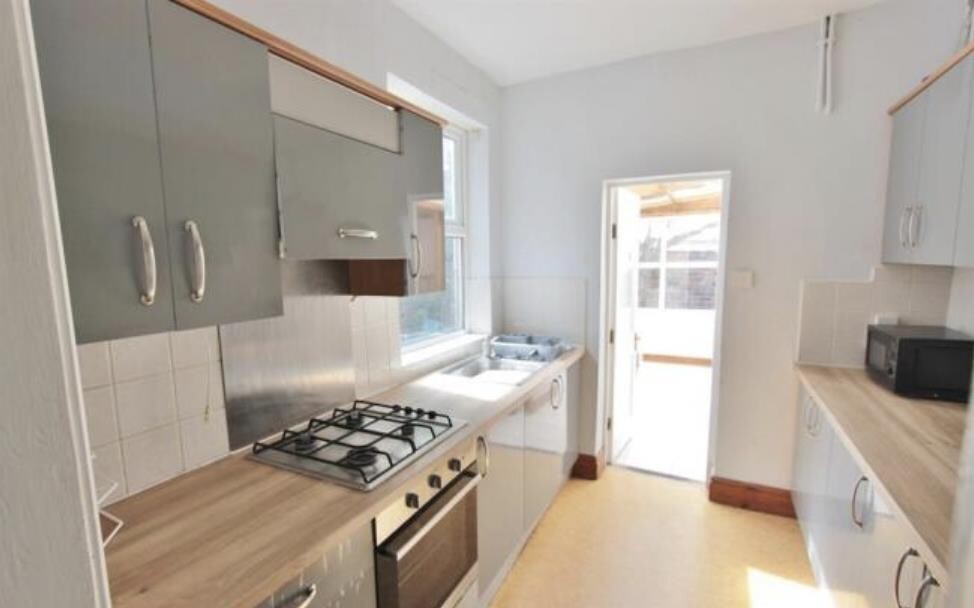 5 bedroom house for rent Thompson Road Sheffield, S11 8RA | UniHomes