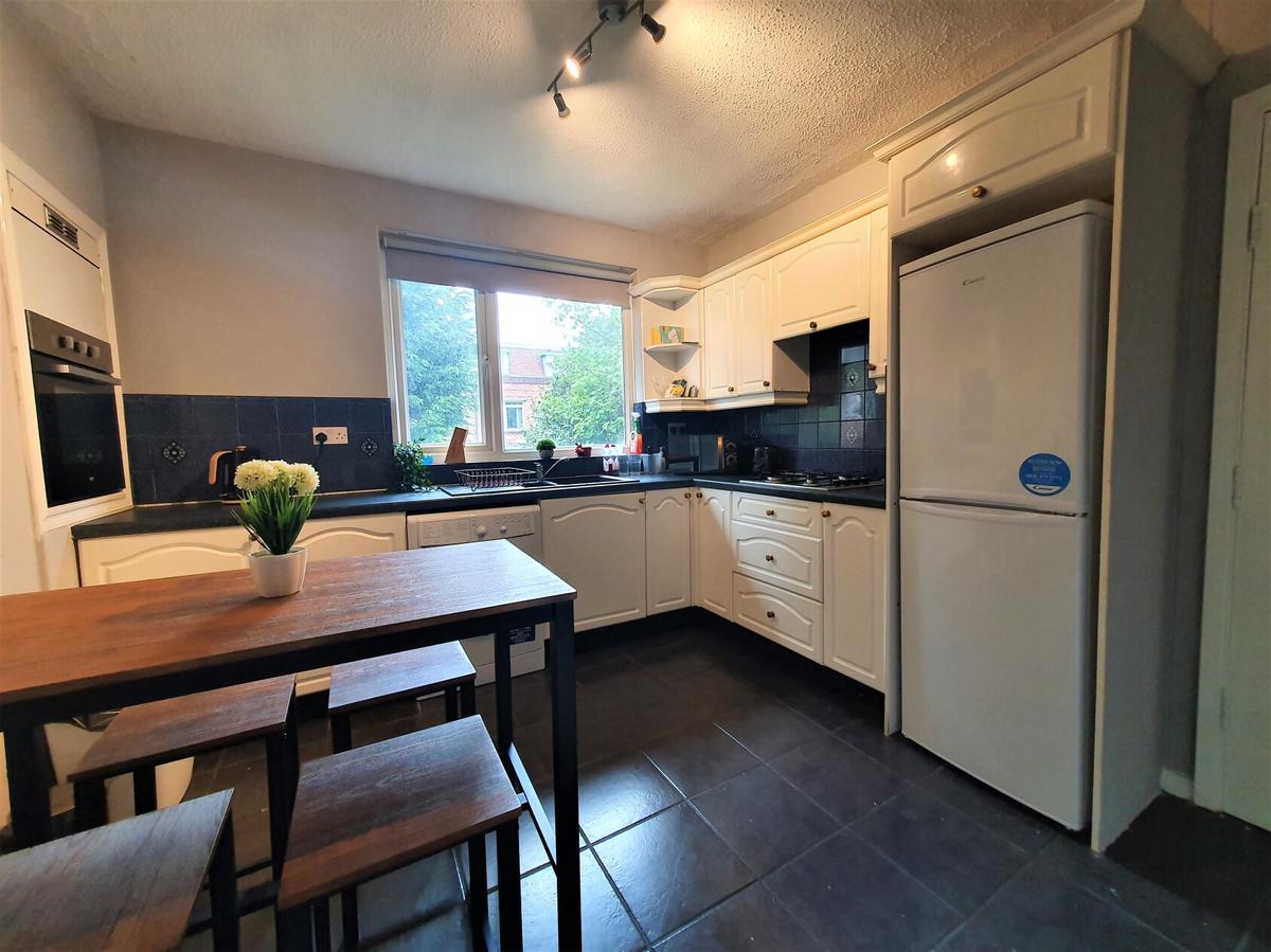 3 bedroom apartment for rent Beadnell Place, Newcastle, NE2 1YD | UniHomes