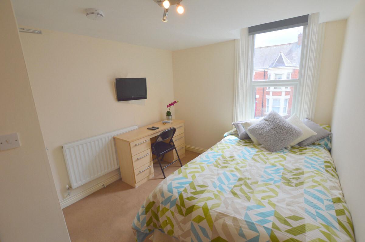 6 bedroom house for rent Meldon Terrace, Newcastle, NE6 5XP | UniHomes