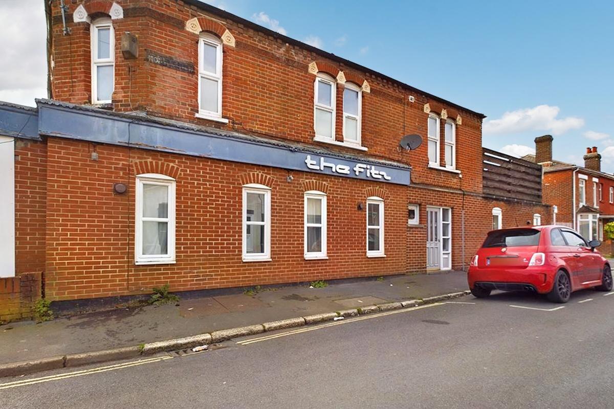 4 bedroom house for rent Milton Road Southampton, SO15 2JD | UniHomes