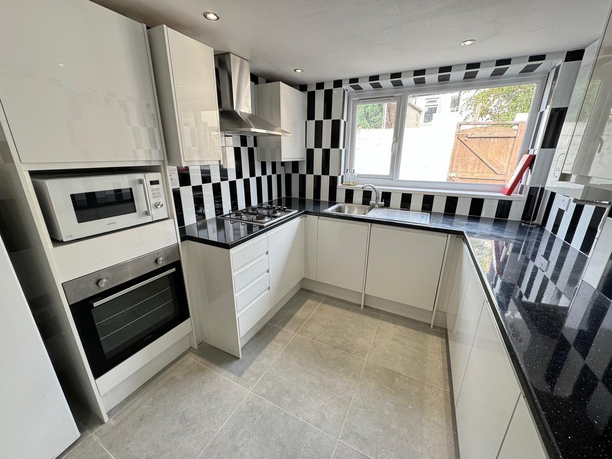 5 bedroom house for rent Dogfield Street Cardiff, CF24 4QN | UniHomes