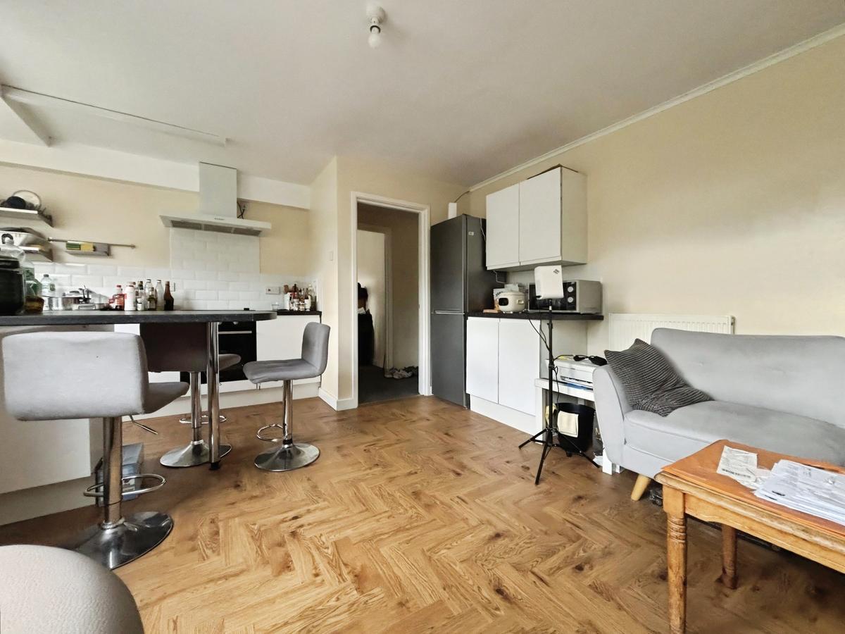 3 bedroom apartment for rent Brookvale Road Southampton, SO17 1QN ...
