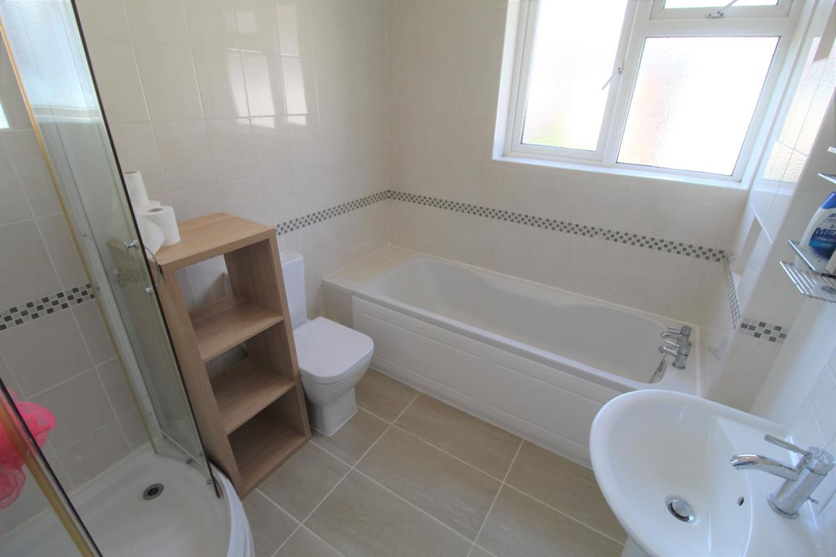 4 bedroom house for rent Saffron Platt, Surrey, GU2 9XZ | UniHomes