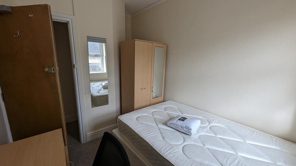 6 bedroom house for rent Triangle North, Bath, BA2 3JB | UniHomes