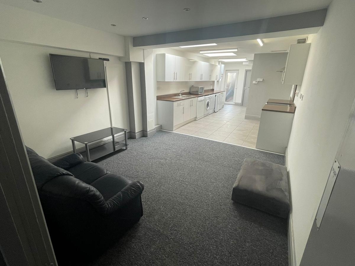 6 bedroom house for rent Tiverton Road, Birmingham, B29 6BP | UniHomes