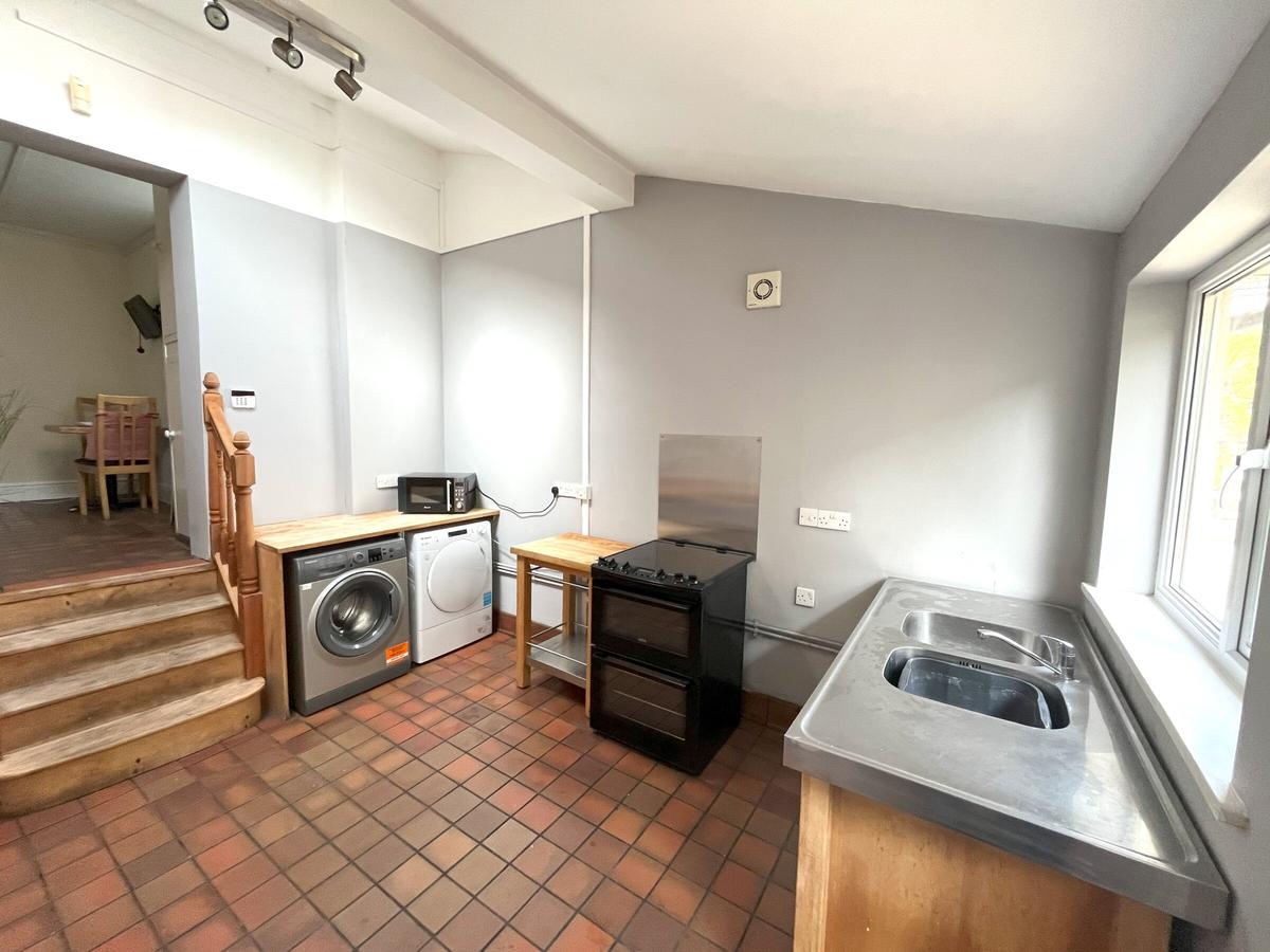 6 bedroom house for rent Laxey Road Bristol, BS7 0JA | UniHomes