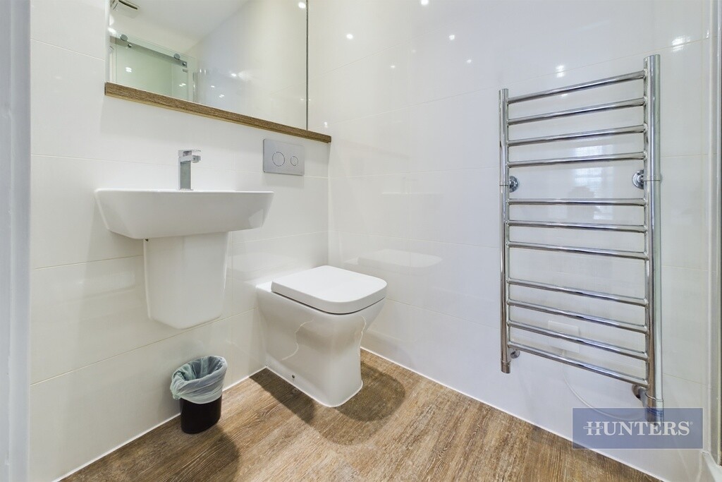 1 bedroom studio apartment for rent Canute Road Southampton, SO14 3FJ ...