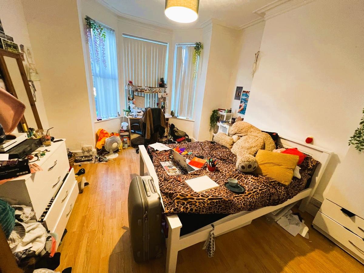 5 bedroom house for rent Kimbolton Avenue 5 Nottingham, NG7 1PS | UniHomes
