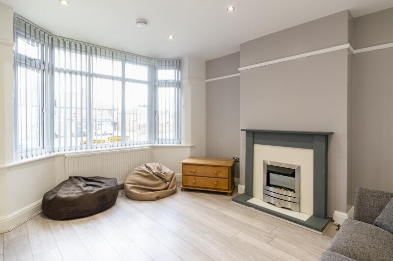 2 bedroom house for rent Nuthall Road Nottingham, NG8 5AS | UniHomes