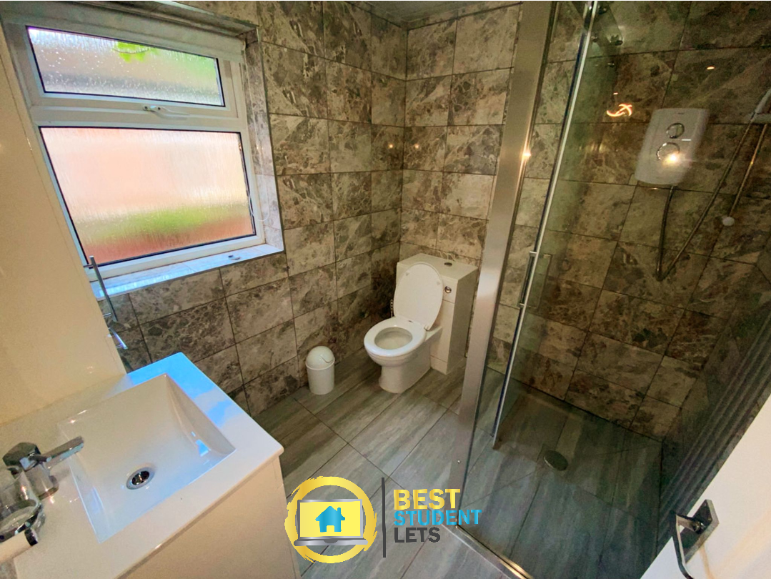 4 bedroom house for rent Lois Avenue Nottingham, NG7 2EY | UniHomes