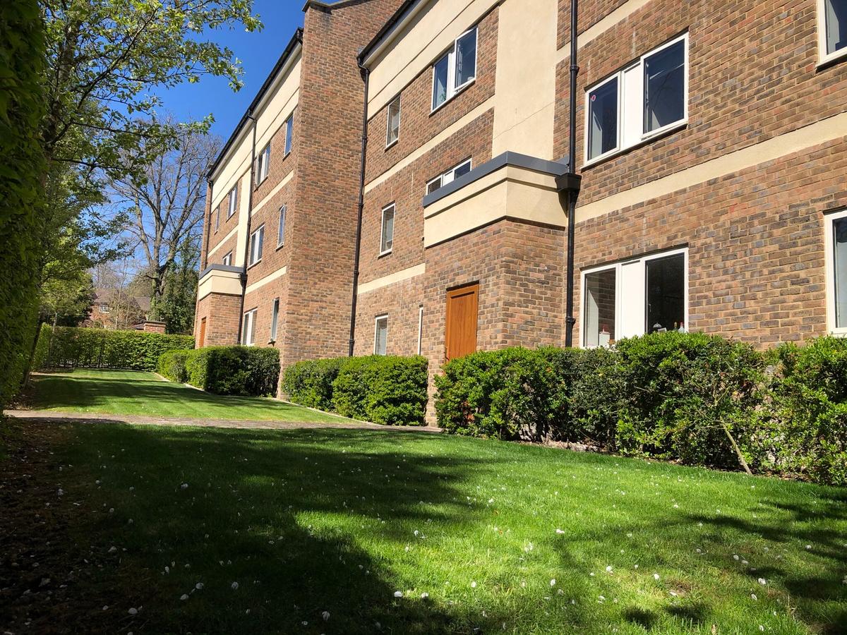 4 bedroom apartment for rent Sparkford Close Winchester, SO22 4FE ...