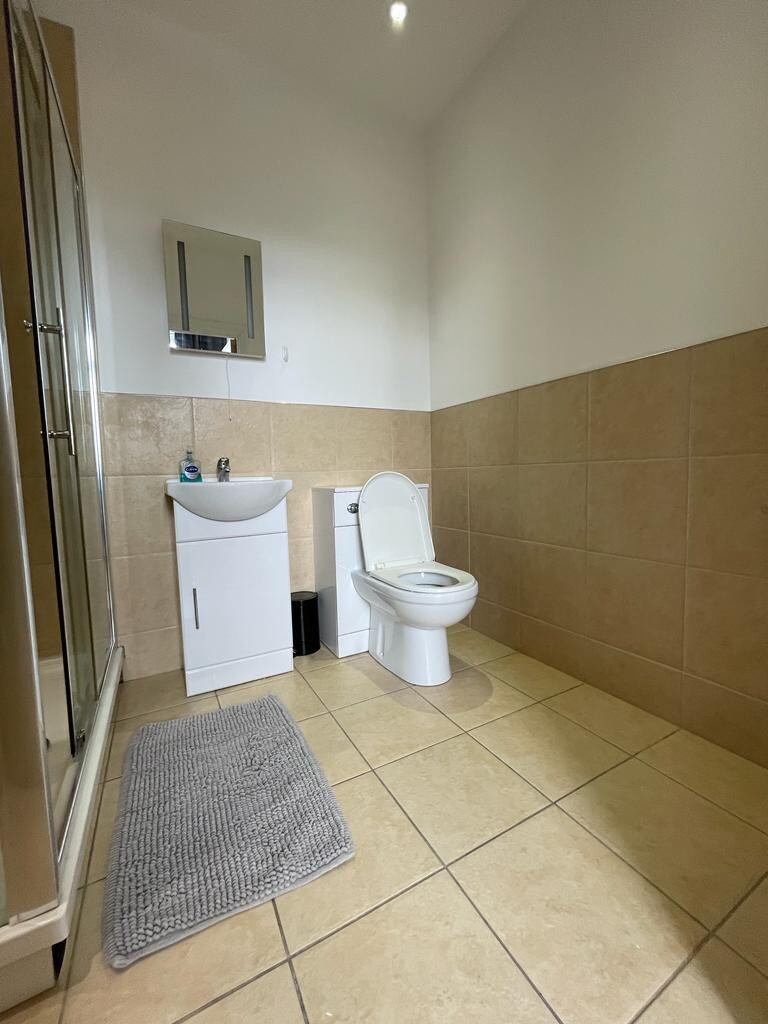 6 bedroom apartment for rent Mansel Street Swansea, SA1 5UE | UniHomes