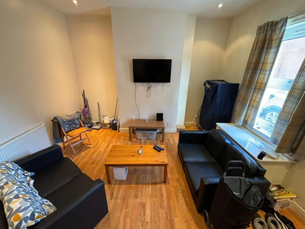 3 bedroom house for rent Christopher Road, Leeds, LS6 2JX | UniHomes