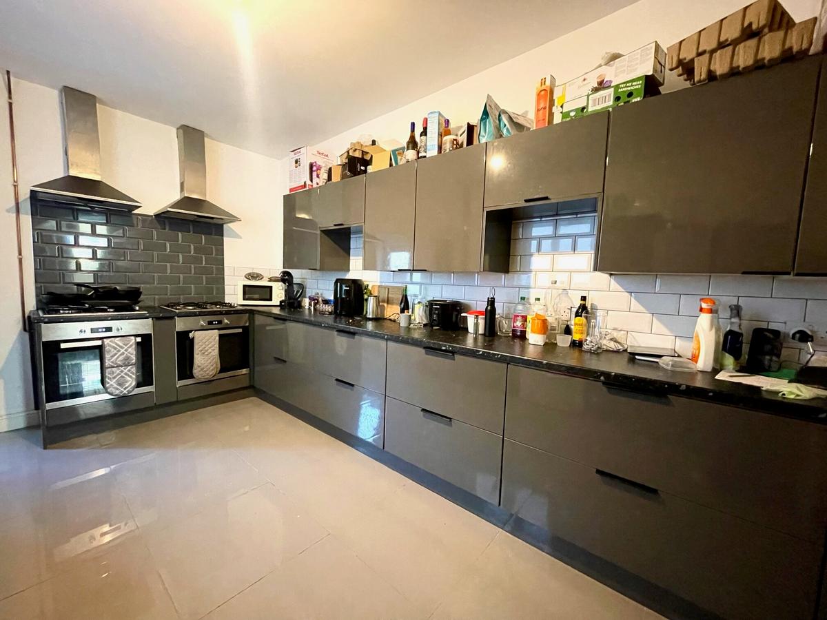 5 bedroom house for rent Adamsdown Square, Cardiff, CF24 0EZ | UniHomes