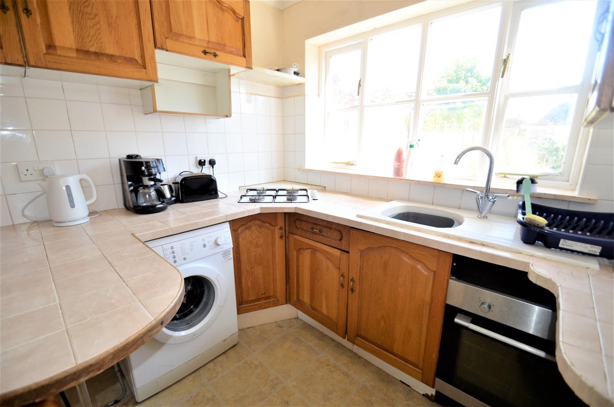 5 bedroom house for rent Alexandra Road Surrey, TW20 0RP | UniHomes
