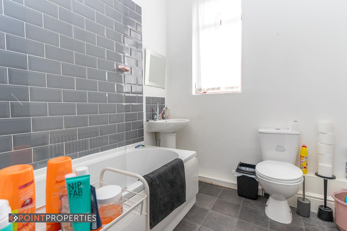 4 bedroom house for rent Crawford Avenue Liverpool, L18 1DS | UniHomes