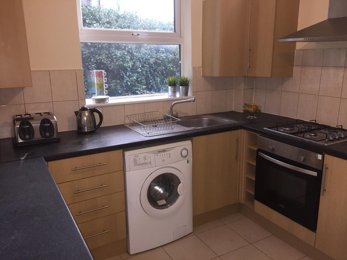 4 bedroom house for rent Dunlop Avenue Nottingham, NG7 2BW | UniHomes