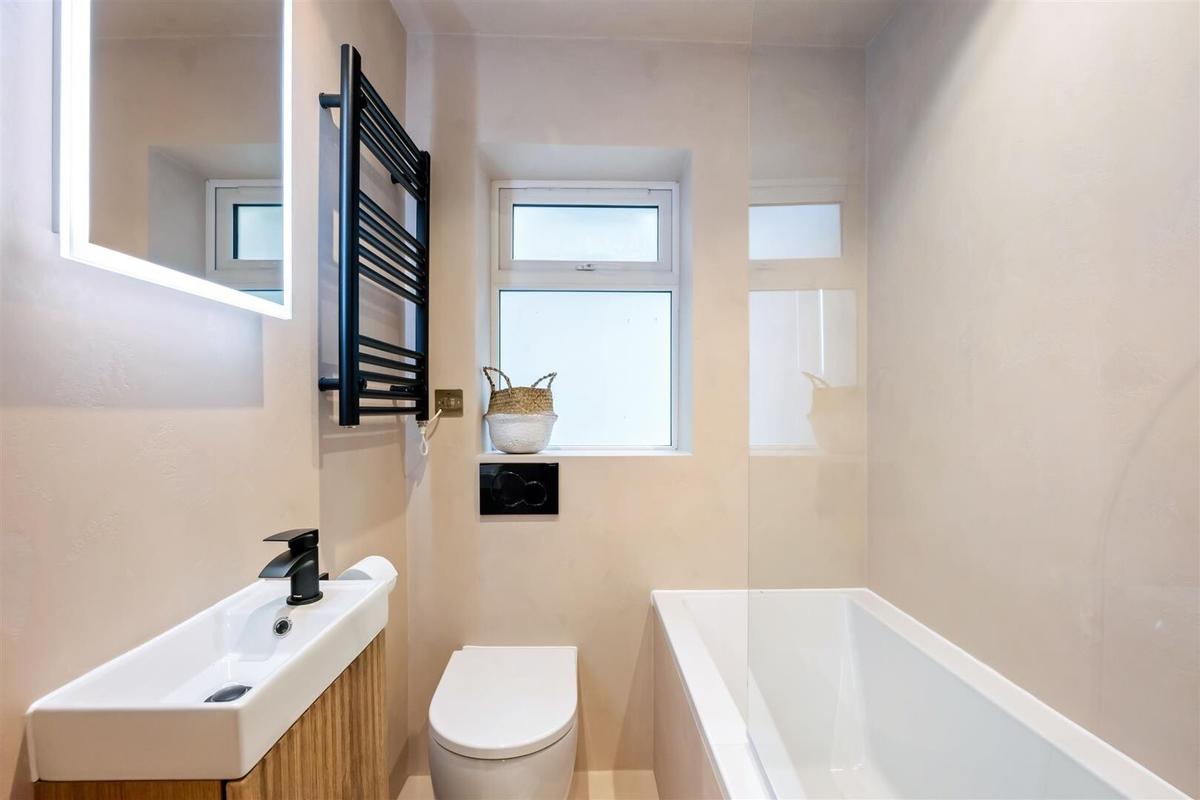 2 bedroom house for rent Queen Square, Brighton, BN1 3FD | UniHomes