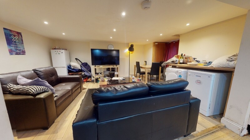 4 bedroom house for rent Royal Park Avenue Leeds, LS6 1EY | UniHomes
